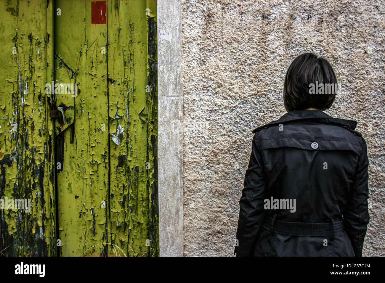 facing the wall Stock Photo - Alamy