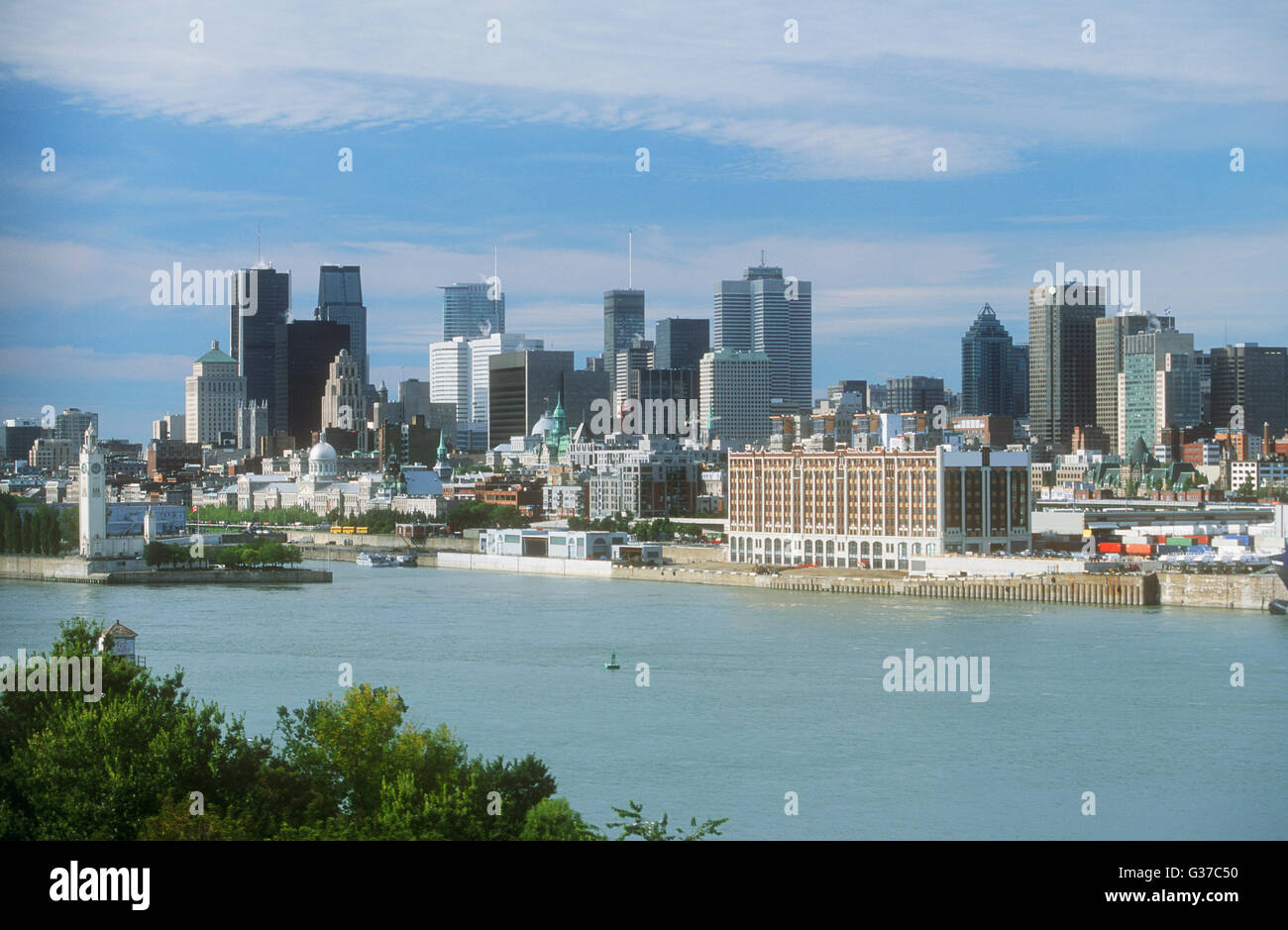 Cityscape centre center of quebec hi-res stock photography and images ...