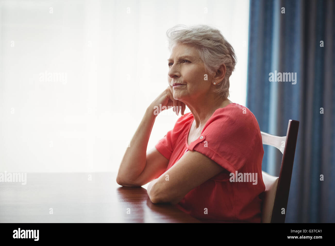 Senior table hi-res stock photography and images - Alamy