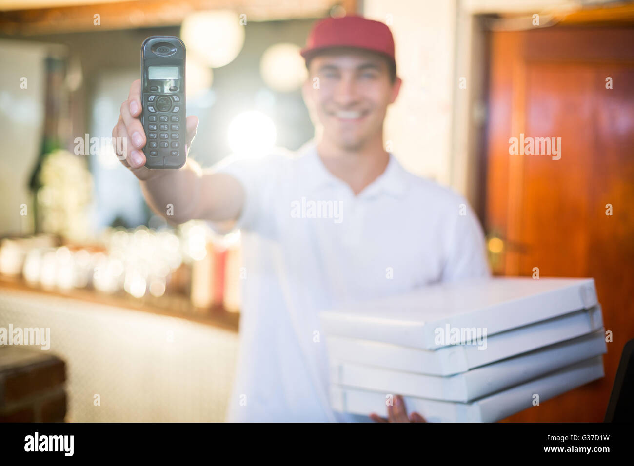 Pizza delivery man hi-res stock photography and images - Alamy