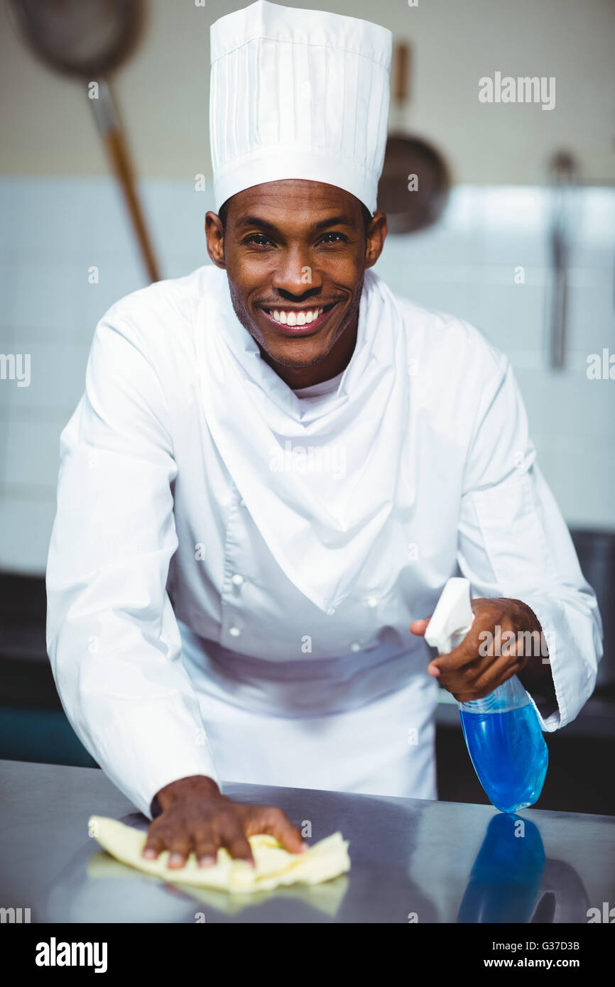 Kitchen worker professional cleaning hi-res stock photography and ...