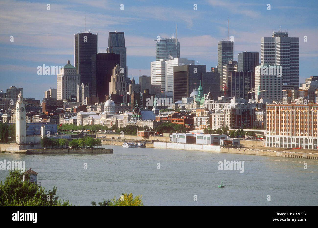 Cityscape centre center of quebec hi-res stock photography and images ...