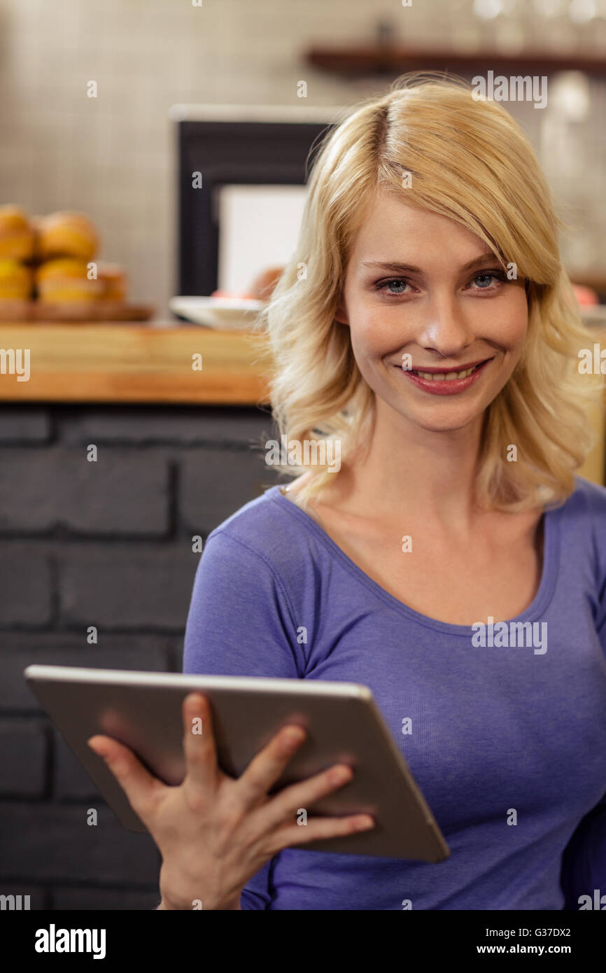 Couple using a tablet computer Stock Photo - Alamy