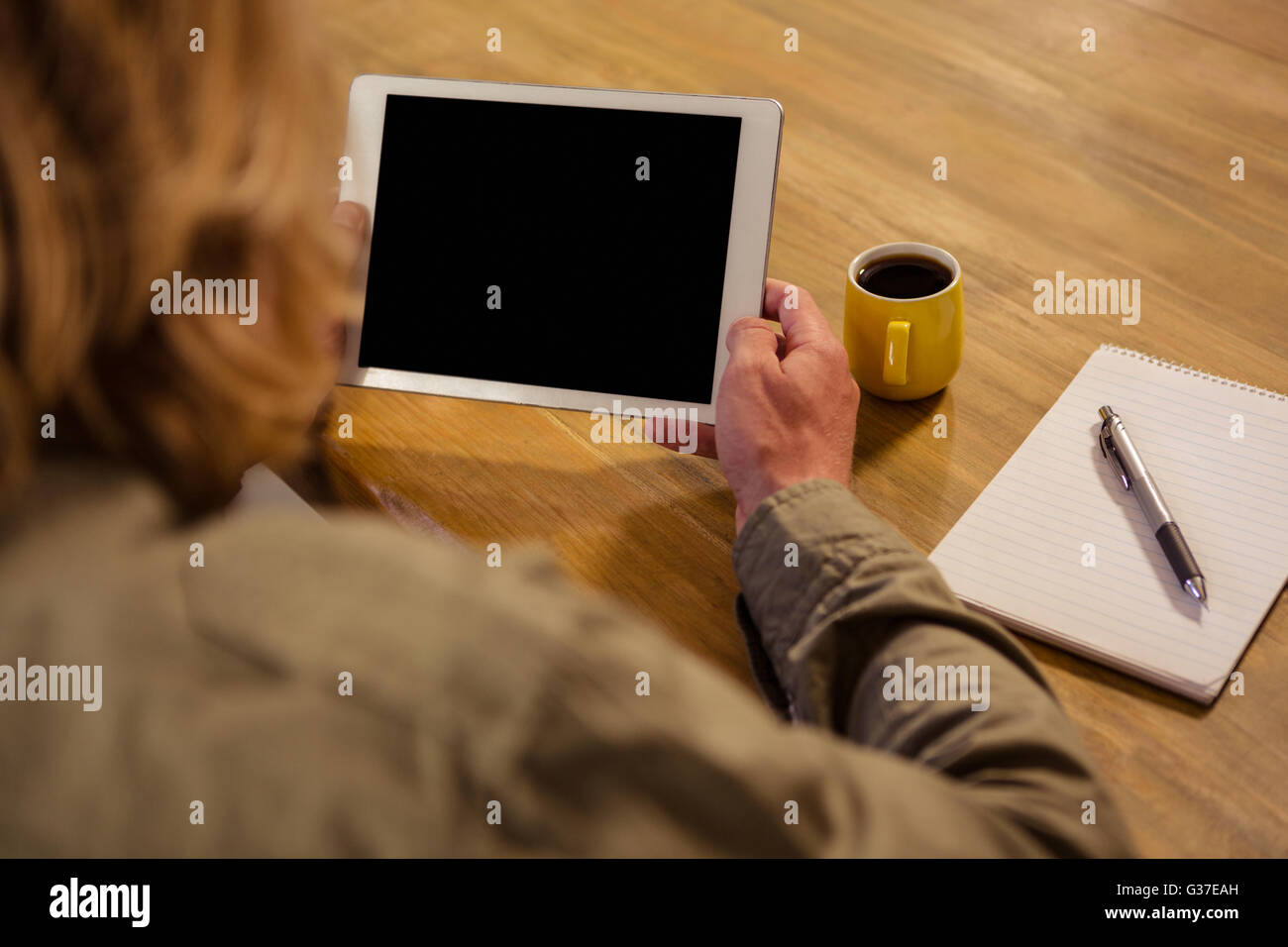 Focus on tablet hi-res stock photography and images - Alamy