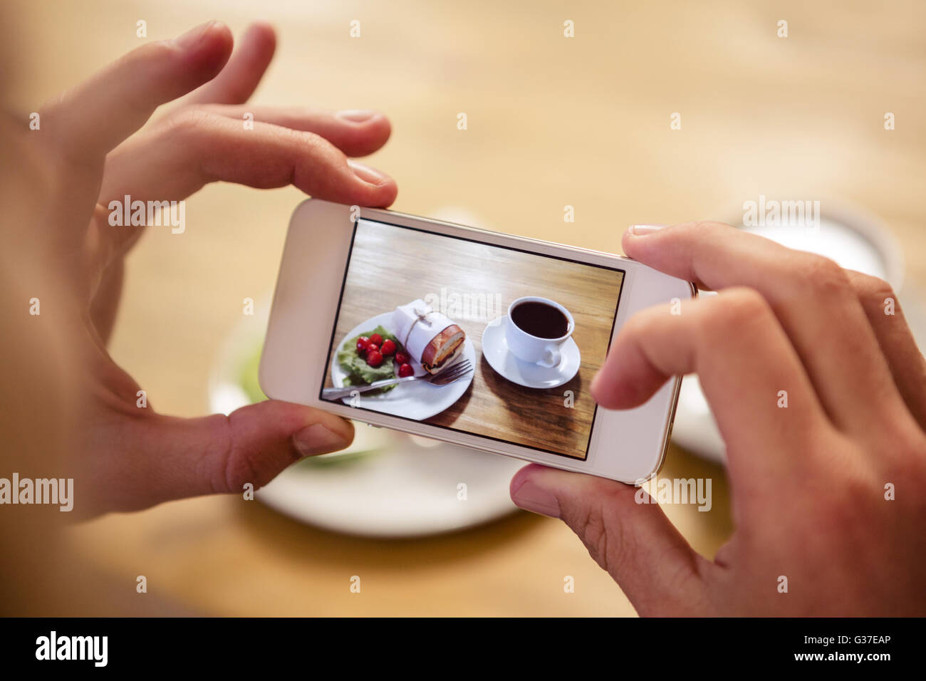 Focus on picture on the phone Stock Photo - Alamy