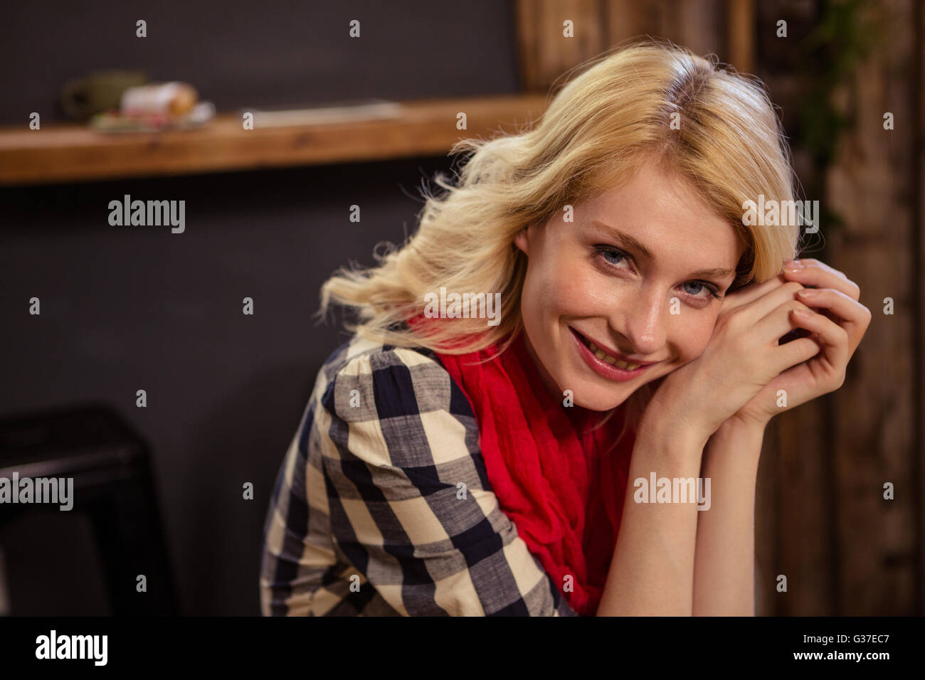Cafeteria woman hi-res stock photography and images - Alamy