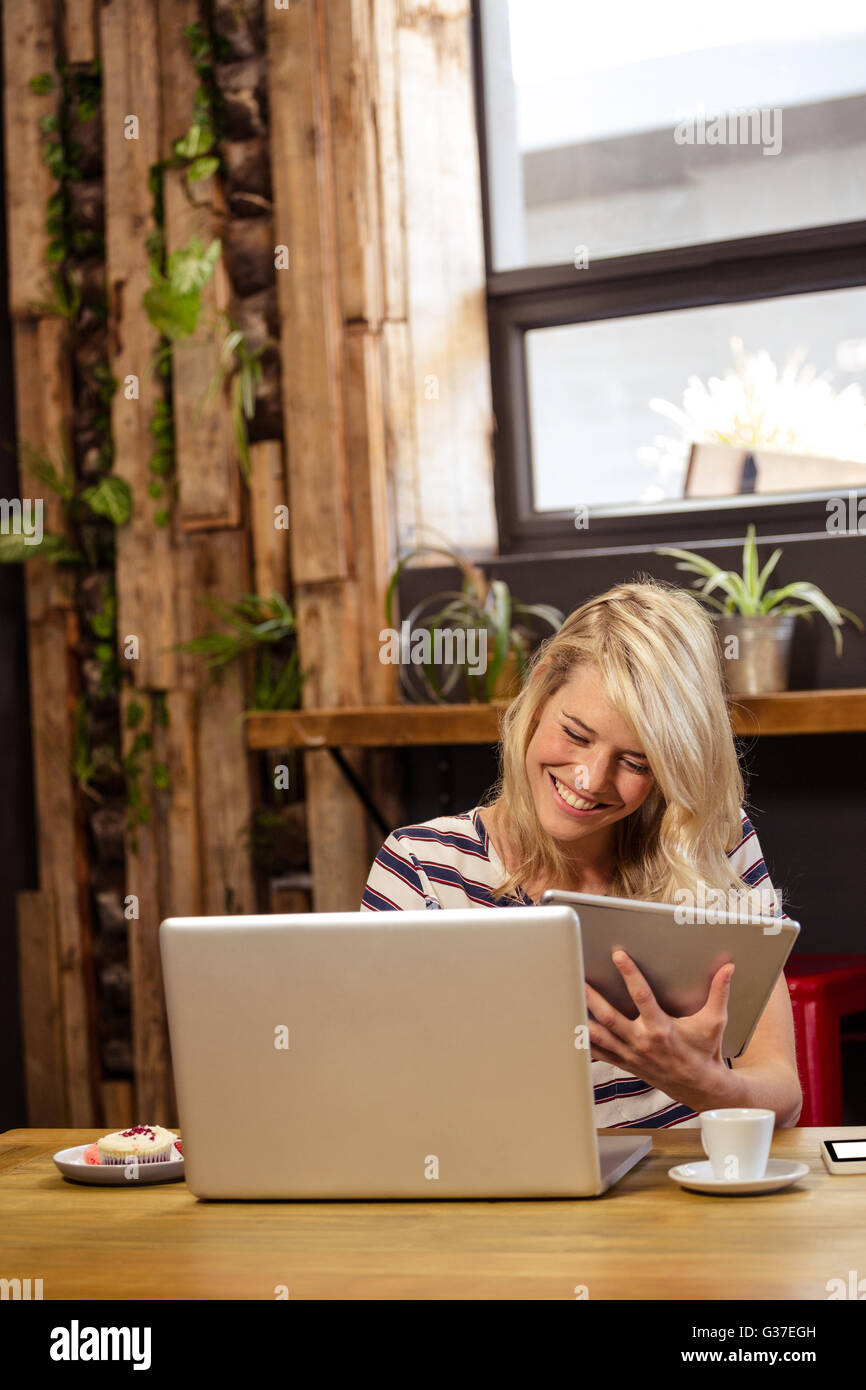 Woman technology industry hi-res stock photography and images - Alamy