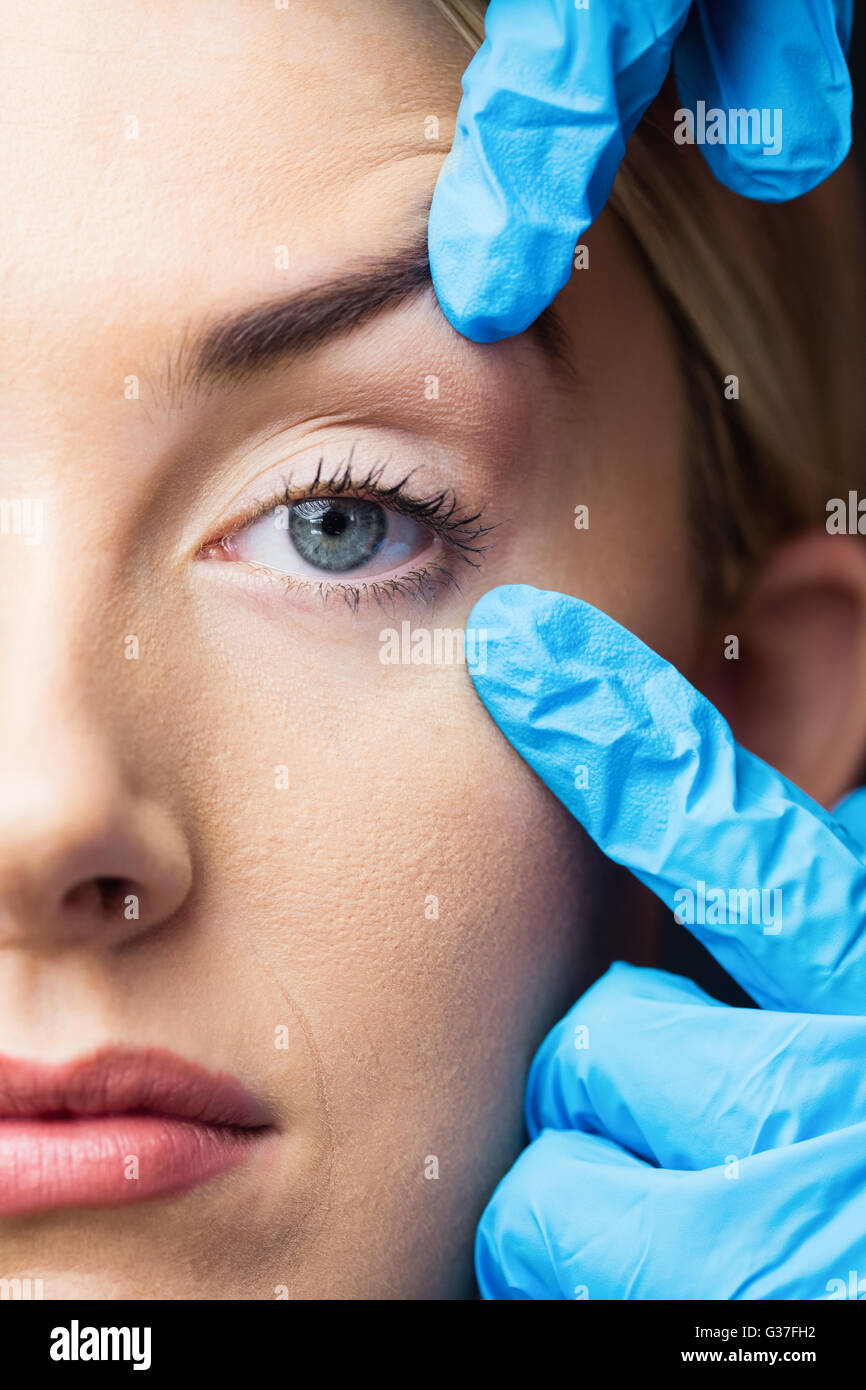 Injection eyes hi-res stock photography and images - Alamy