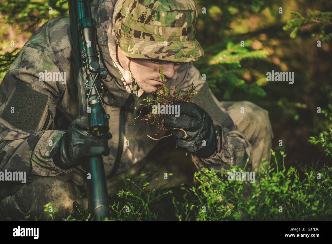 Wildlife signs and tracking hi-res stock photography and images - Alamy