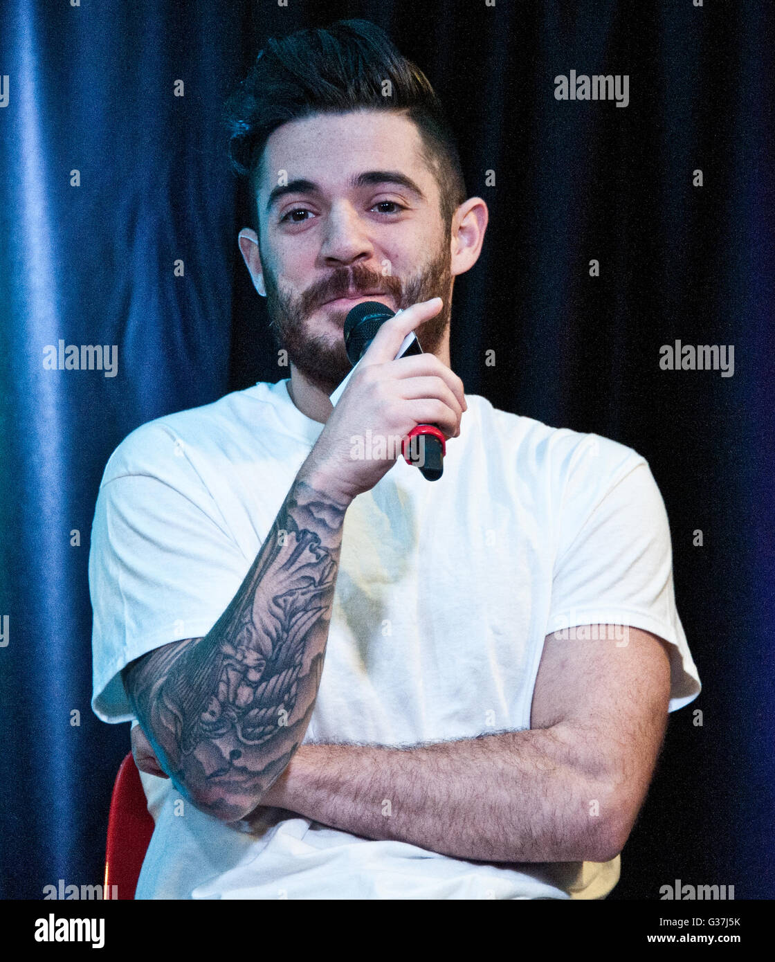 Bala Cynwyd, PA, USA. 7th June, 2016. American Singer-Songwriter Jon ...