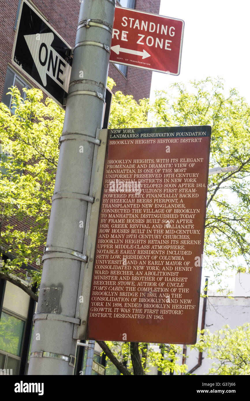 Historic district sign hi-res stock photography and images - Alamy