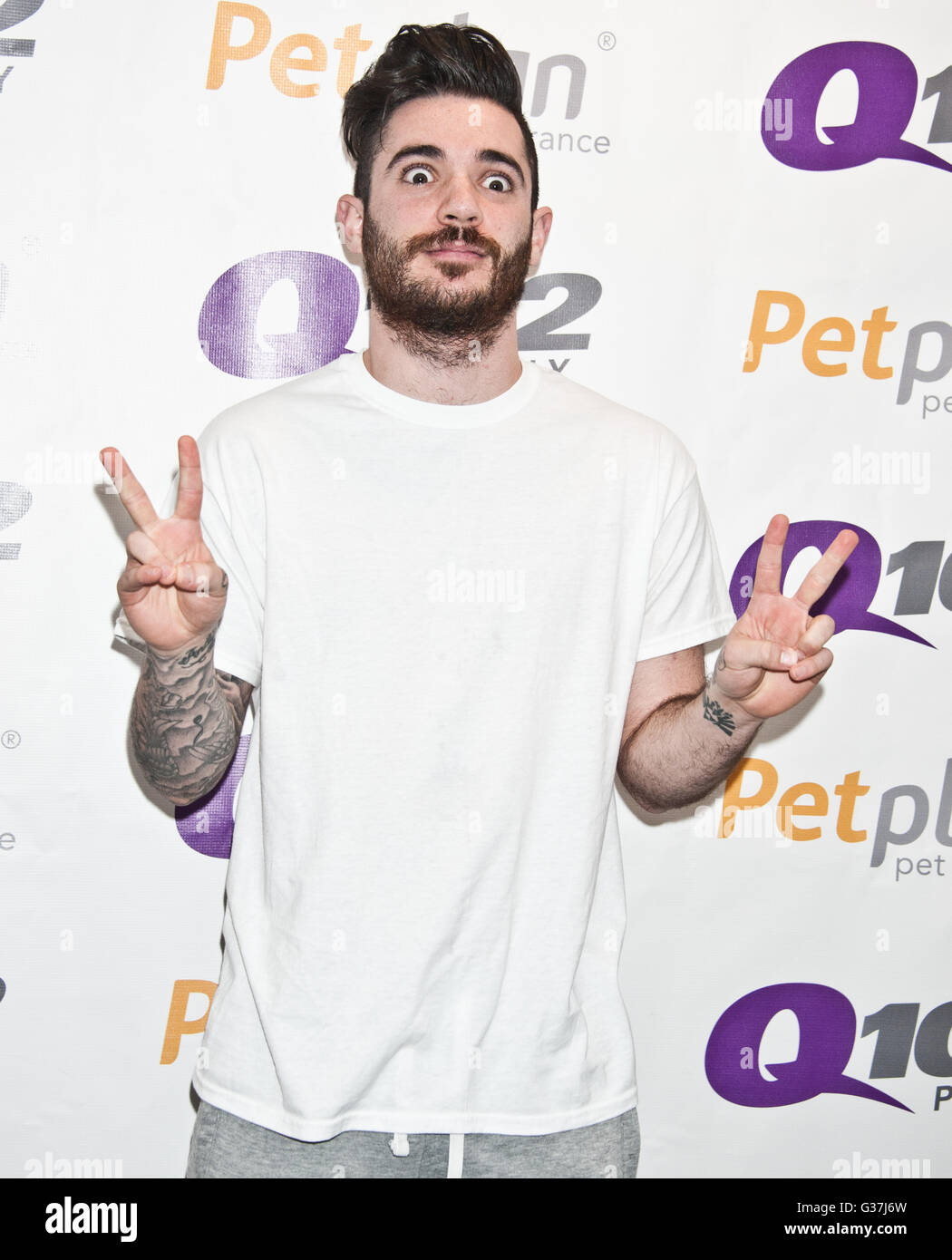 Jon bellion singer hi-res stock photography and images - Alamy