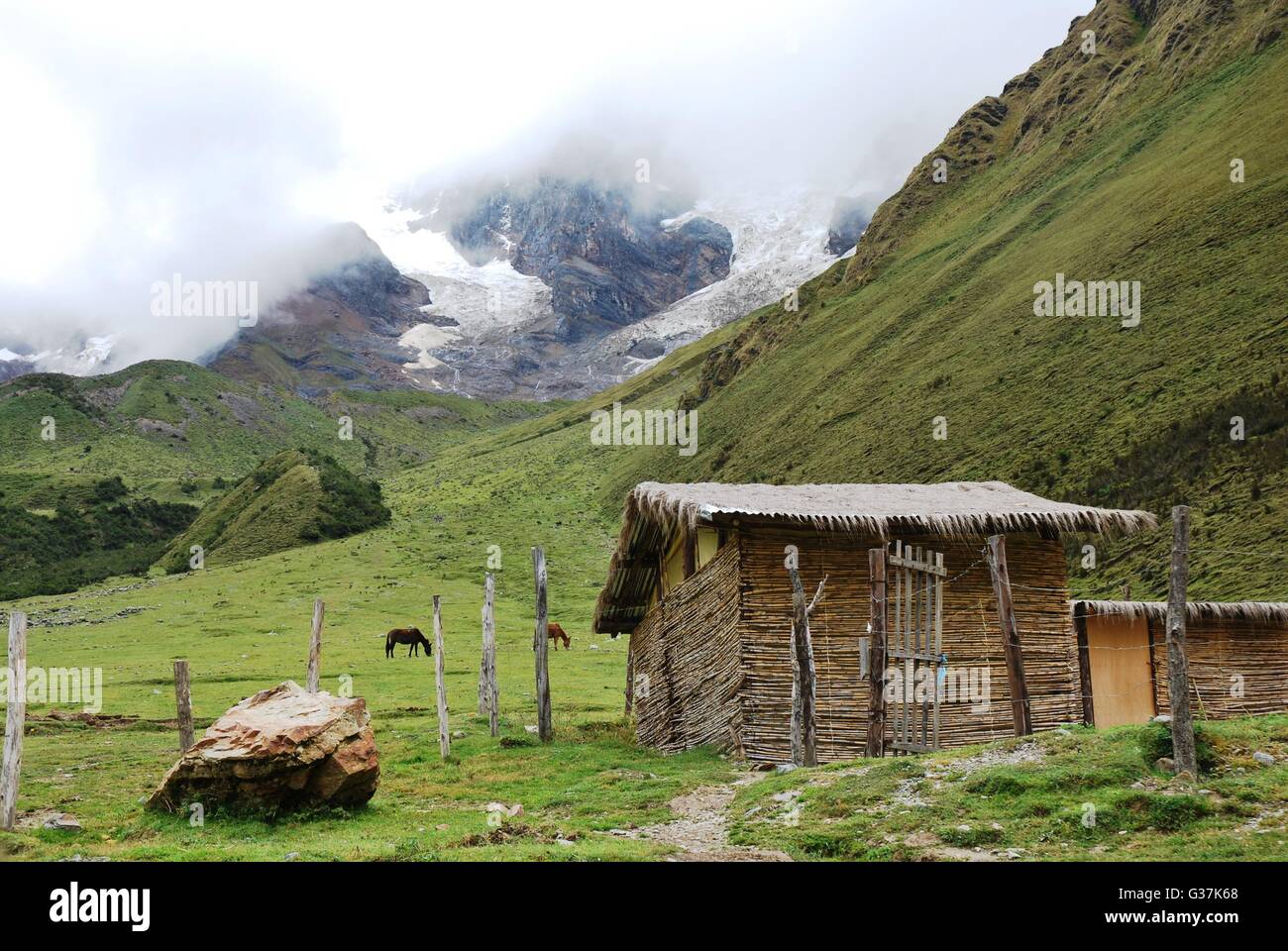 Glacier hut hi-res stock photography and images - Alamy
