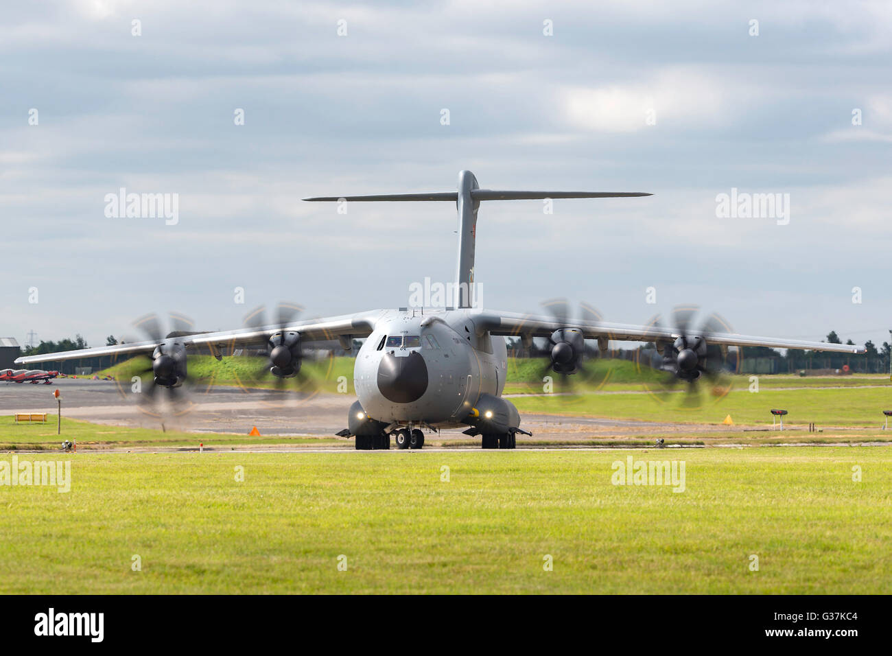 Turkish aircraft hi-res stock photography and images - Alamy