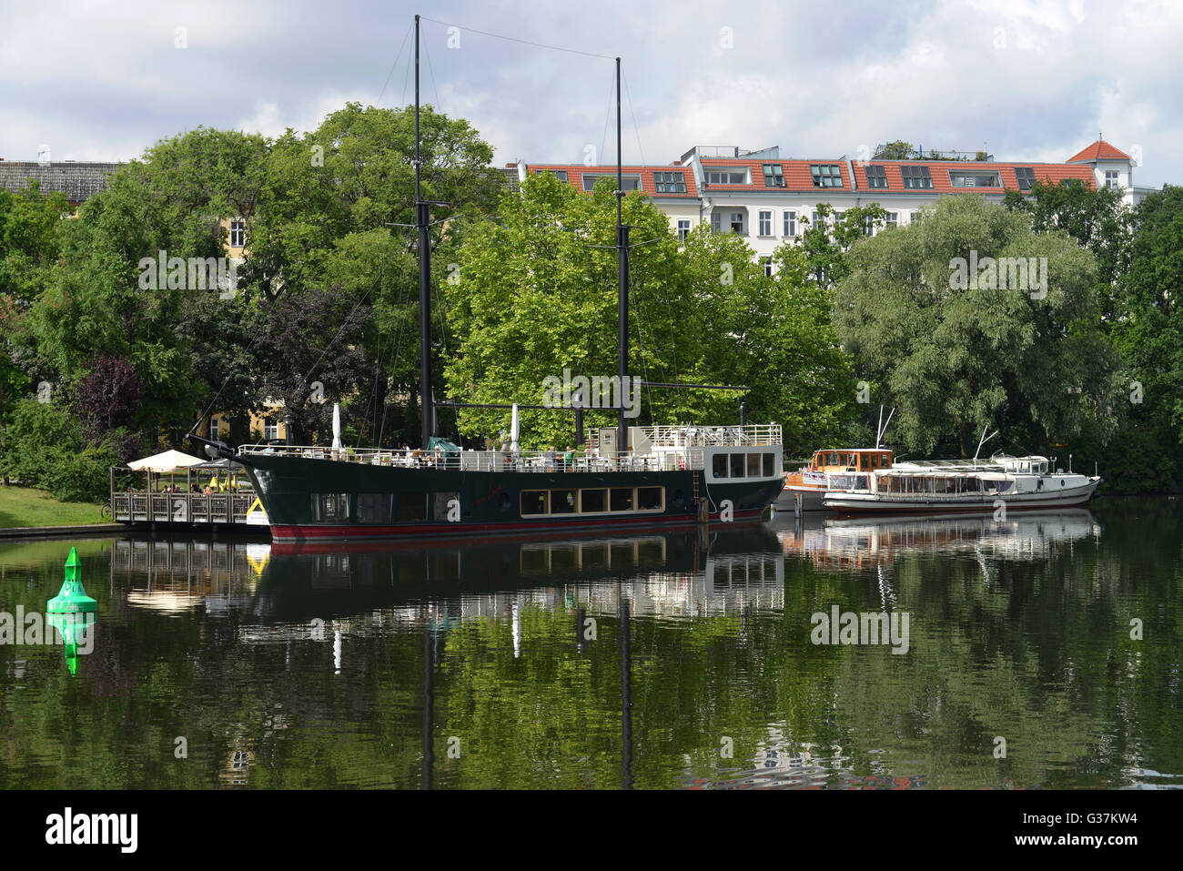 Restaurantschiff Van Loon, Carl-Herz-Ufer, Kreuzberg, Berlin ...