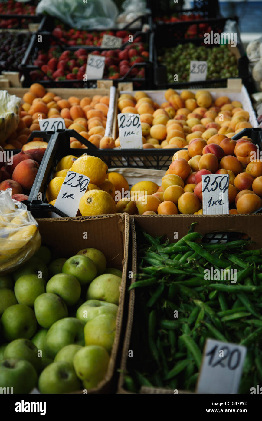 vegetables and fruits on the market Stock Photo - Alamy