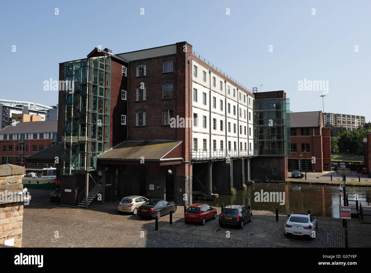 The straddle warehouse on the Sheffield canal wharf England UK, listed ...