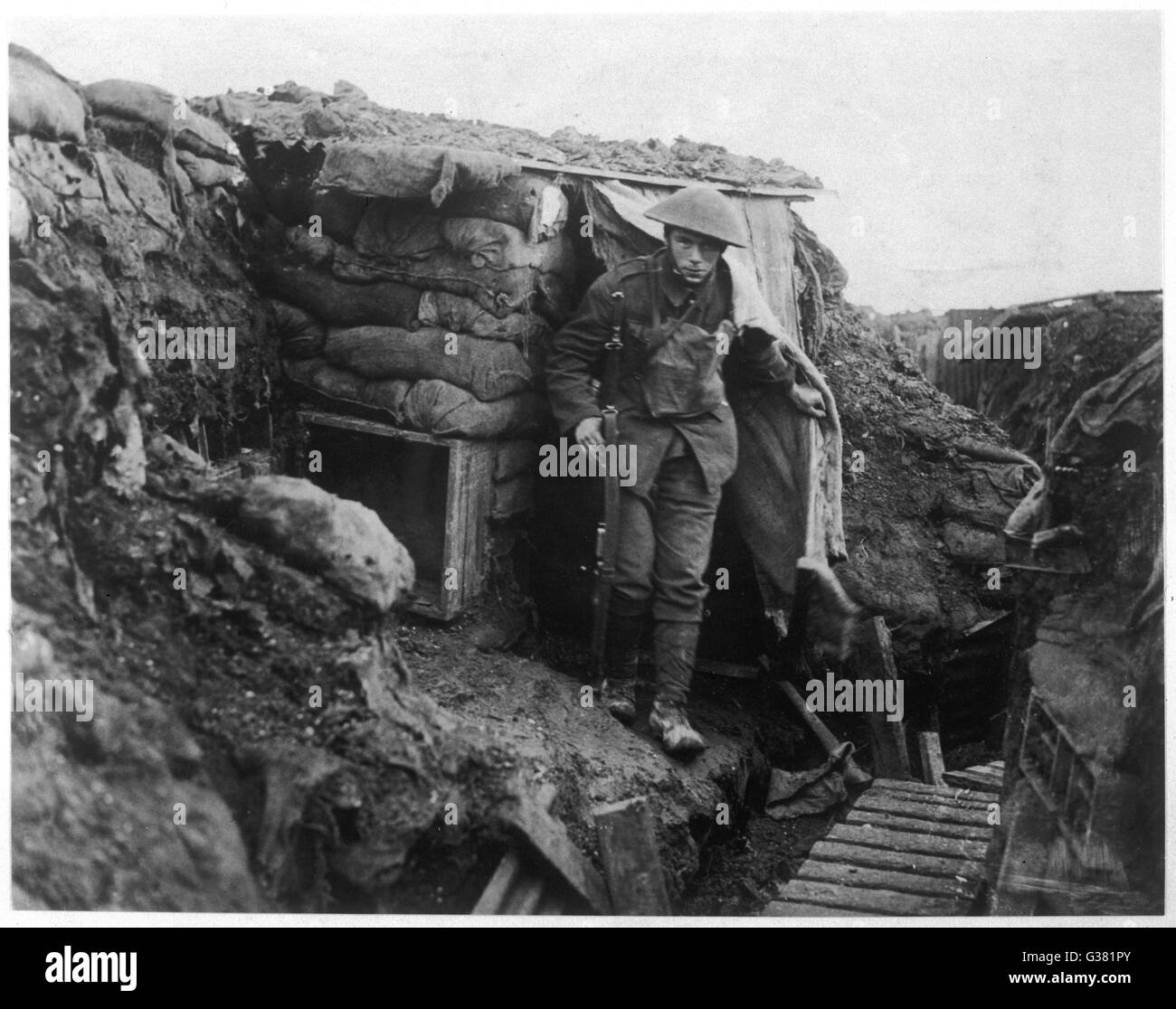 Trench Ww1 British Soldier High Resolution Stock Photography and Images ...