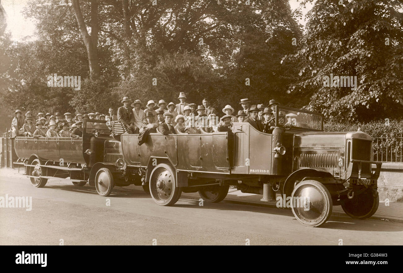 Motor coach charabanc hi-res stock photography and images - Alamy