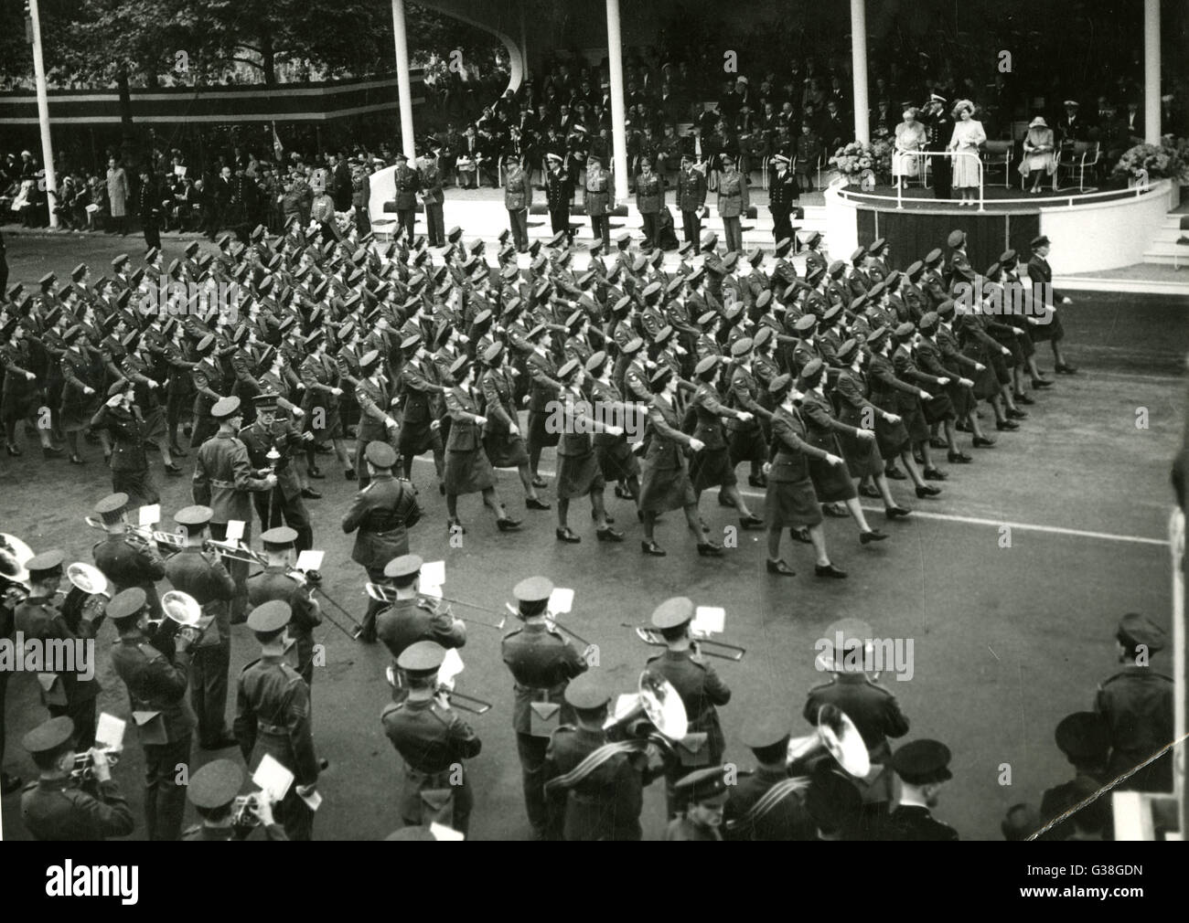 Victory parade 1946 hi-res stock photography and images - Alamy