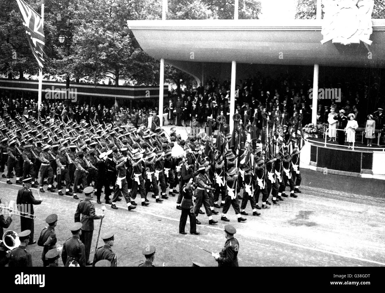 1946 victory parade hi-res stock photography and images - Alamy