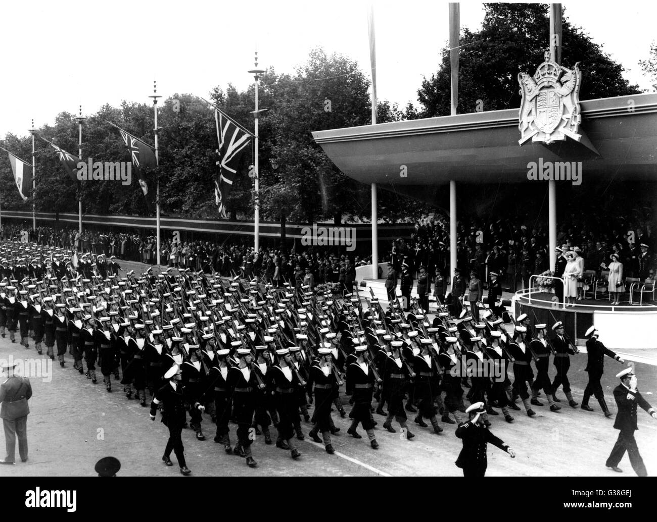 Victory parade 1946 queen elizabeth hi-res stock photography and images ...