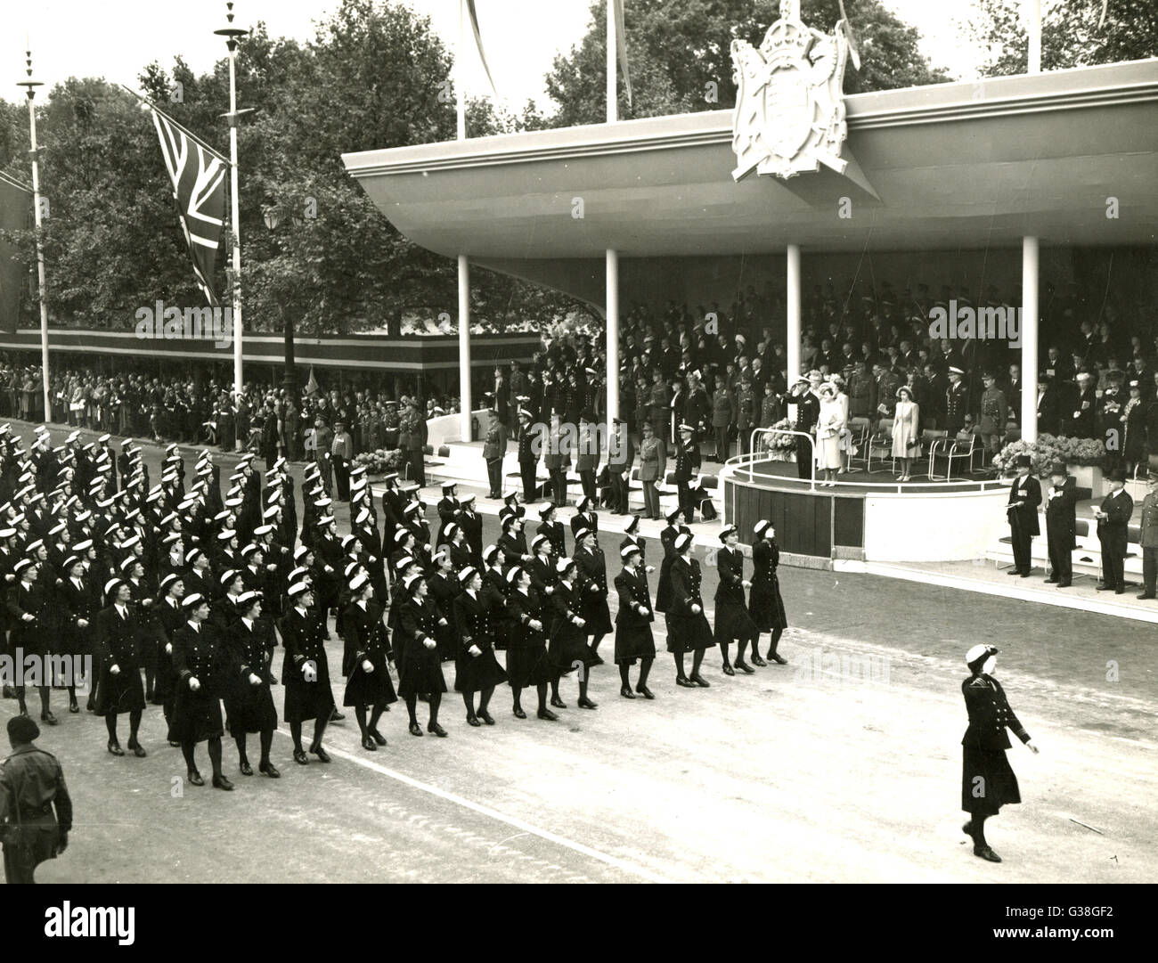 1946 victory parade hi-res stock photography and images - Alamy
