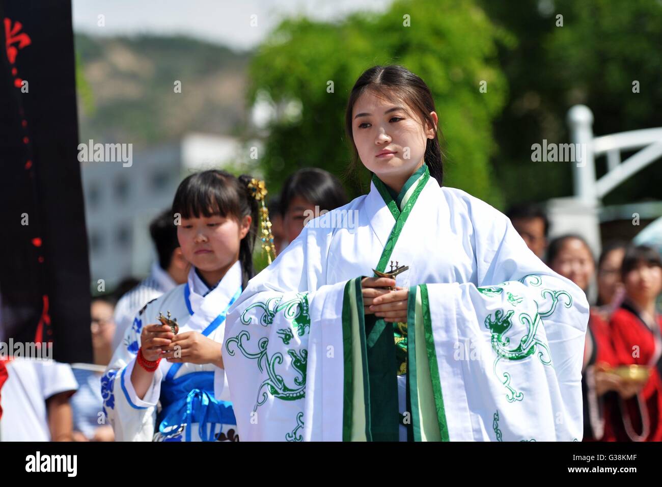 Lanzhou, China's Gansu Province. 9th June, 2016. People in Han dresses ...