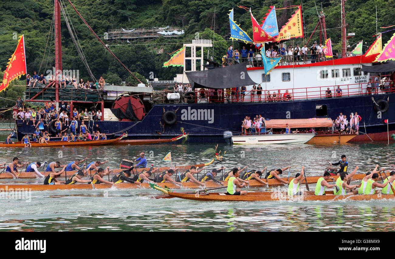 Tai o dragon boat hi-res stock photography and images - Alamy