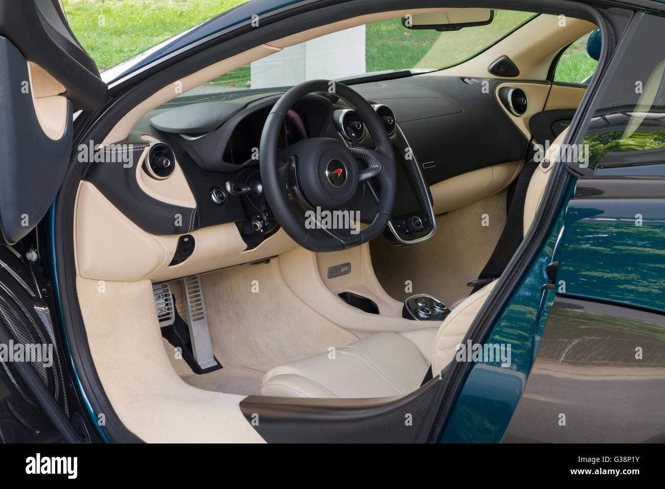 British car interior hi-res stock photography and images - Alamy