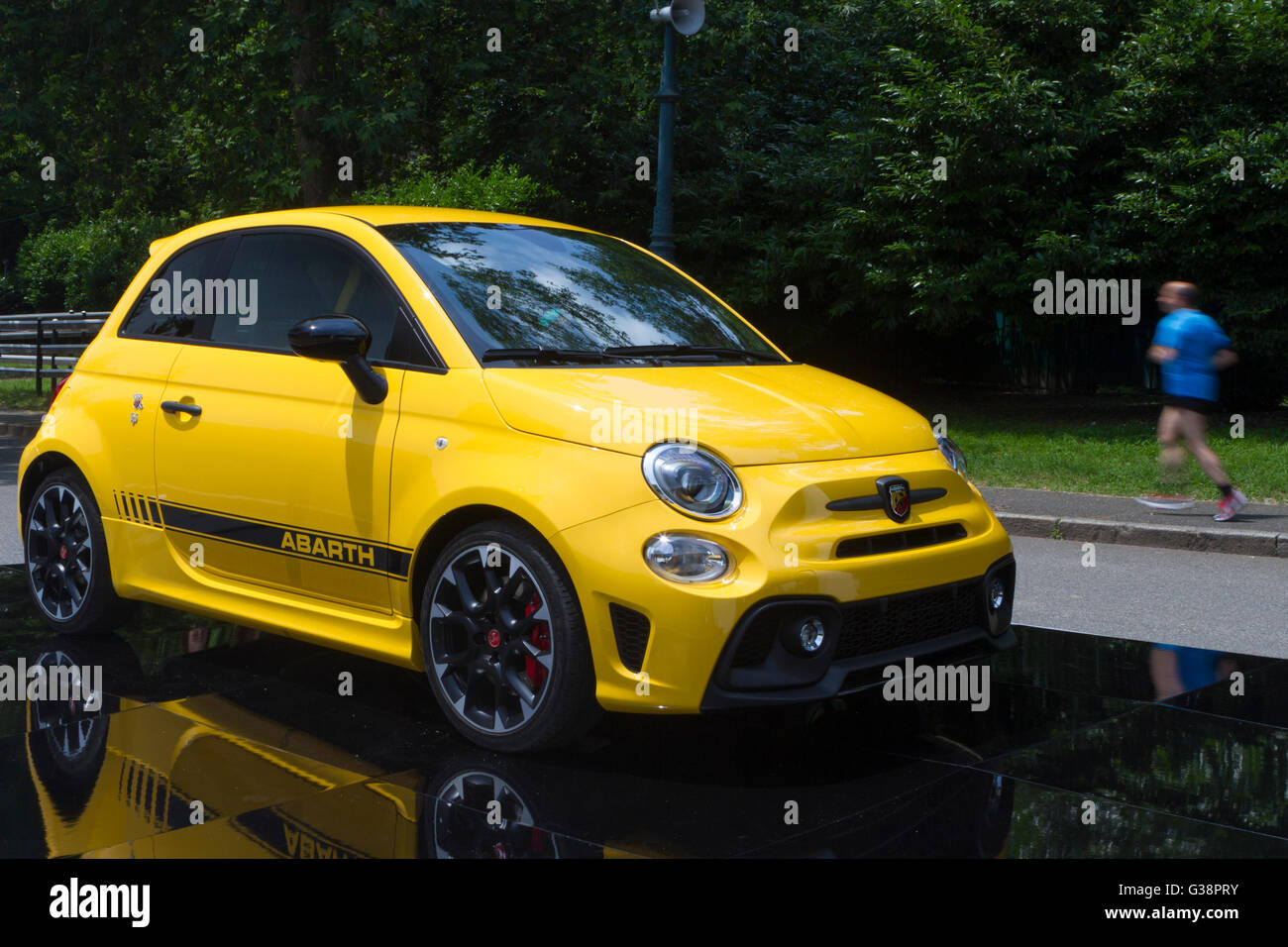 Fiat 595 abarth hi-res stock photography and images - Alamy