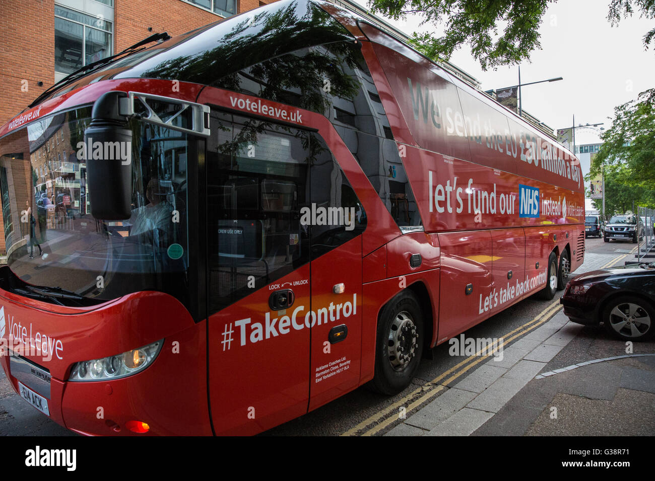 Boris johnson vote leave campaign bus hi-res stock photography and ...