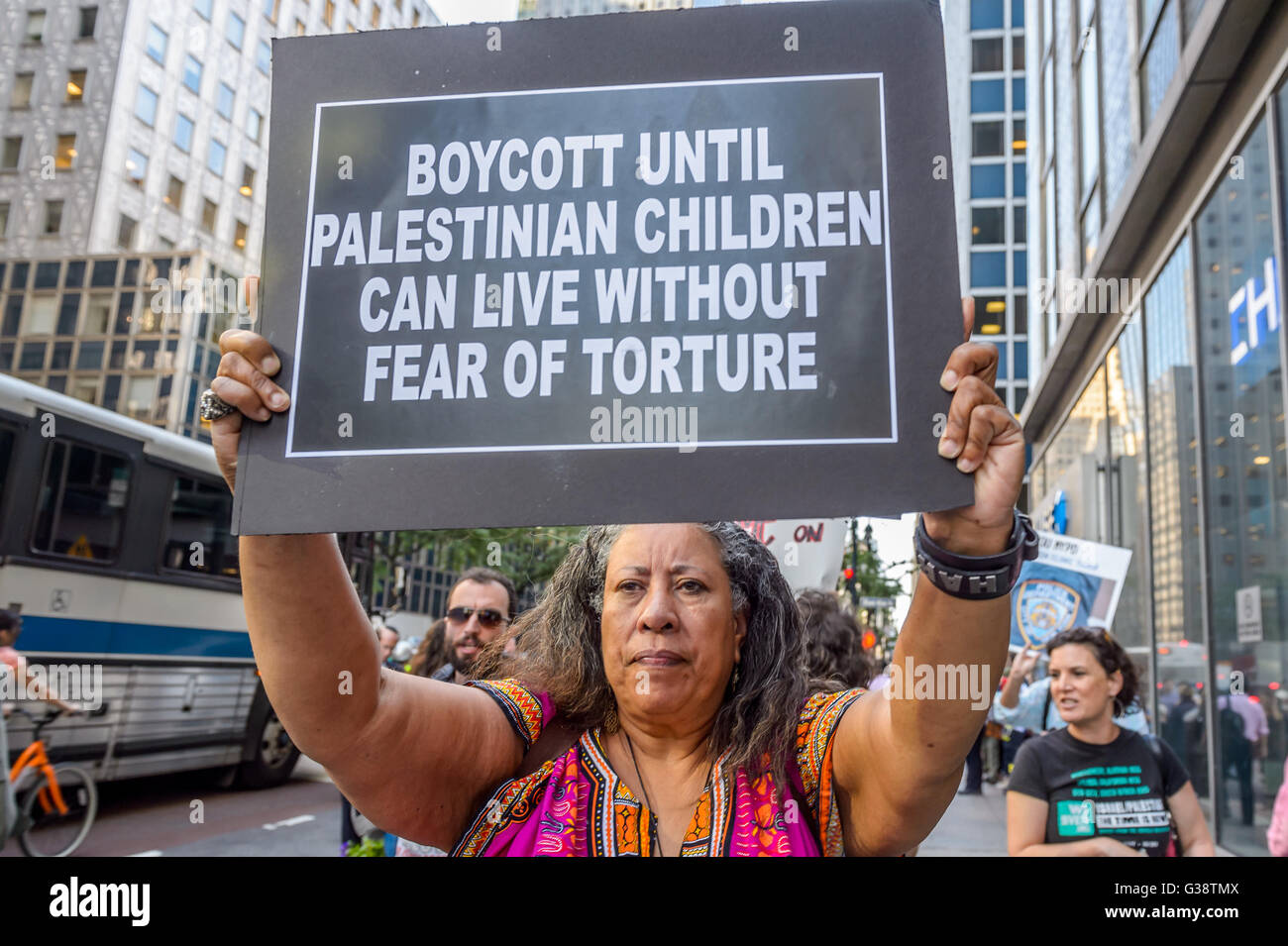 Human rights organizations palestine hi-res stock photography and ...