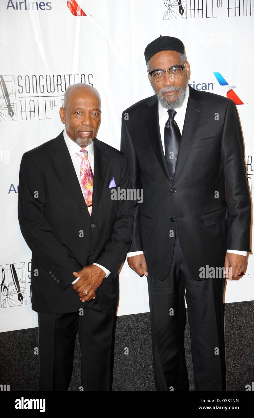 Huff leon hi-res stock photography and images - Alamy