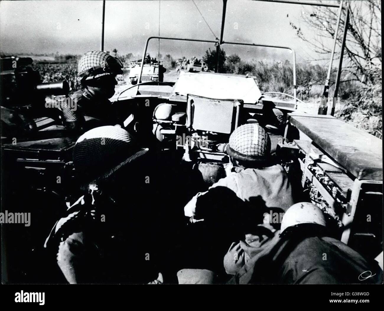 1965 - Tank war vietnam solders truck © Keystone Pictures USA/ZUMAPRESS ...