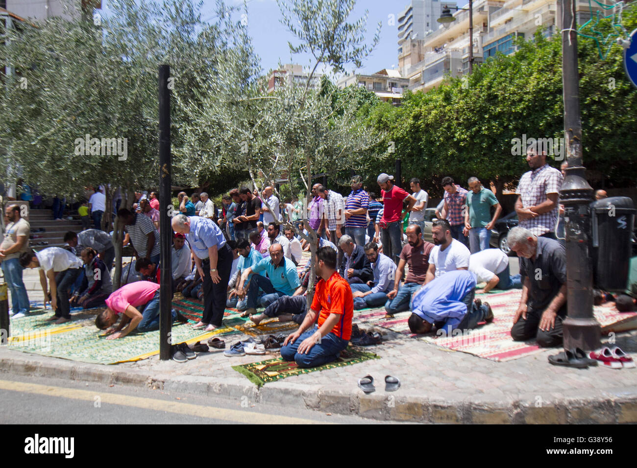 Beirut Lebanon. 10th June 2016. Muslim worshippers take the first ...