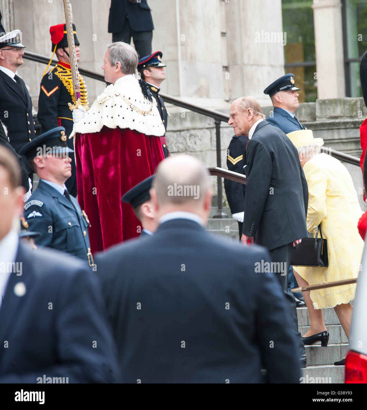 Queen elizabeths 90th birthday hi-res stock photography and images - Alamy