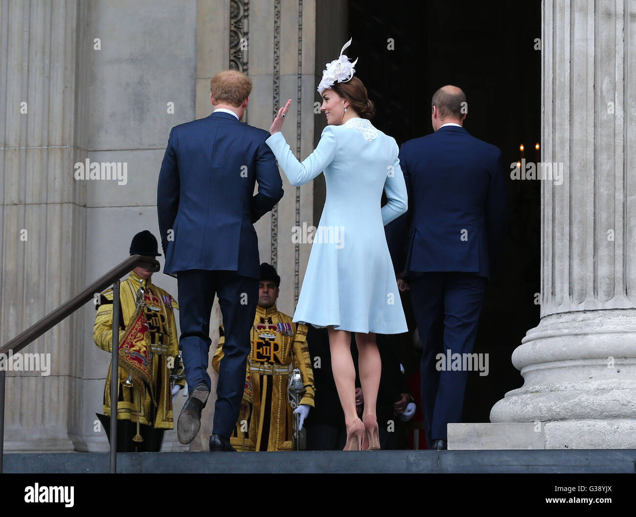 Britains prince william and his wife catherine hi-res stock photography ...