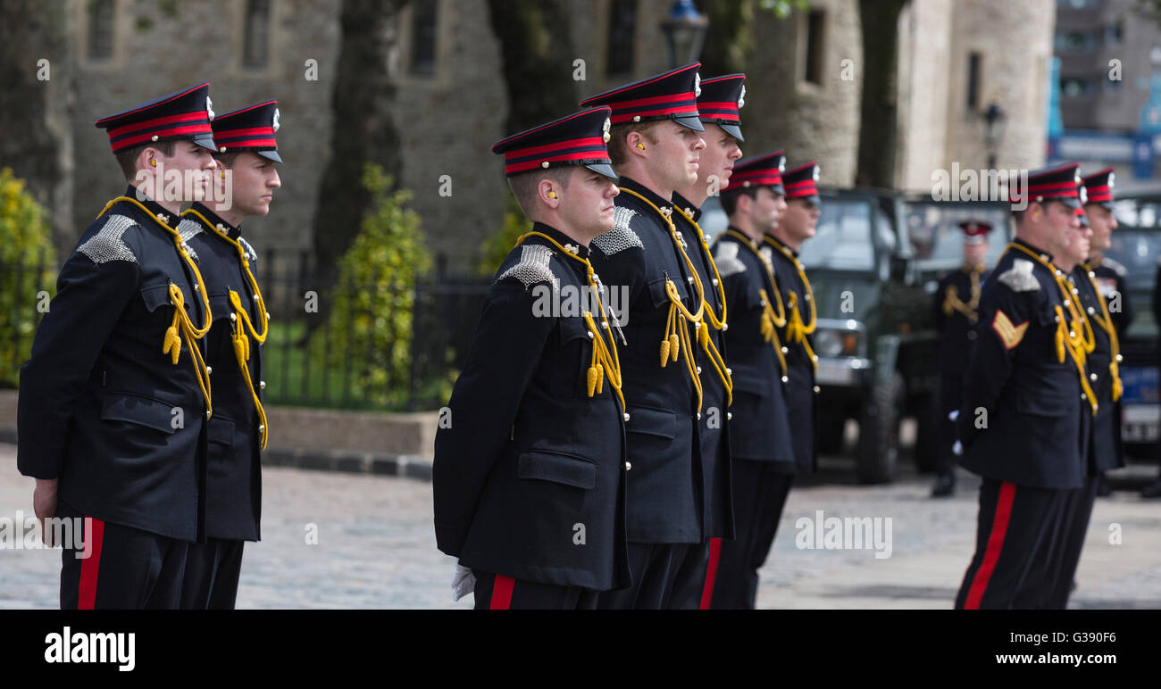 London, UK. 10 June 2016. The Honourable Artillery Company (HAC) fire a ...