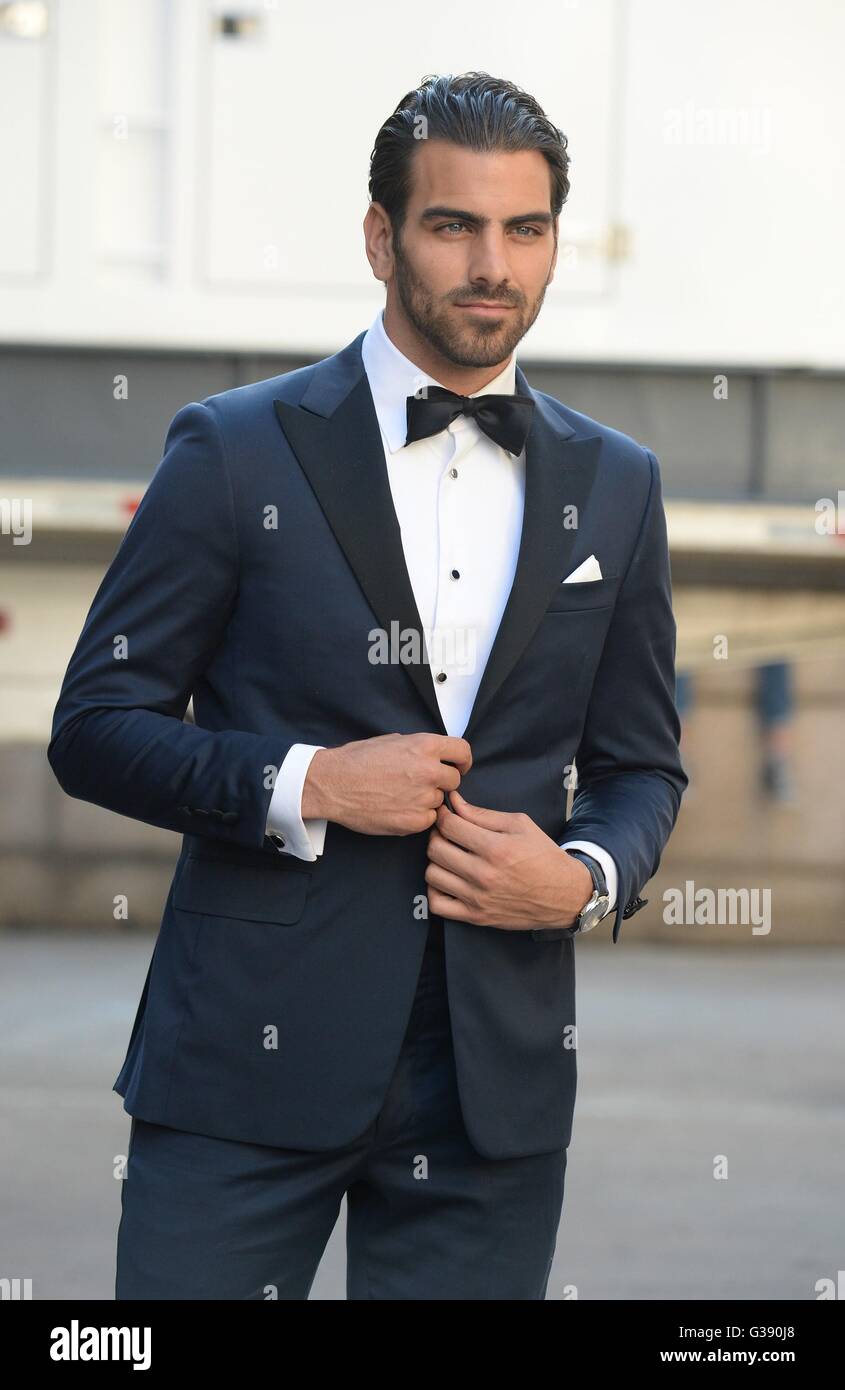 New York, NY, USA. 9th June, 2016. Nyle DiMarco at arrivals for amfAR ...