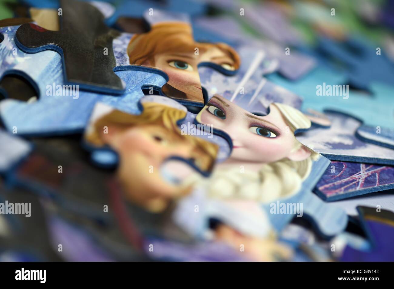 ILLUSTRATION - View of the production of puzzles at the game ...