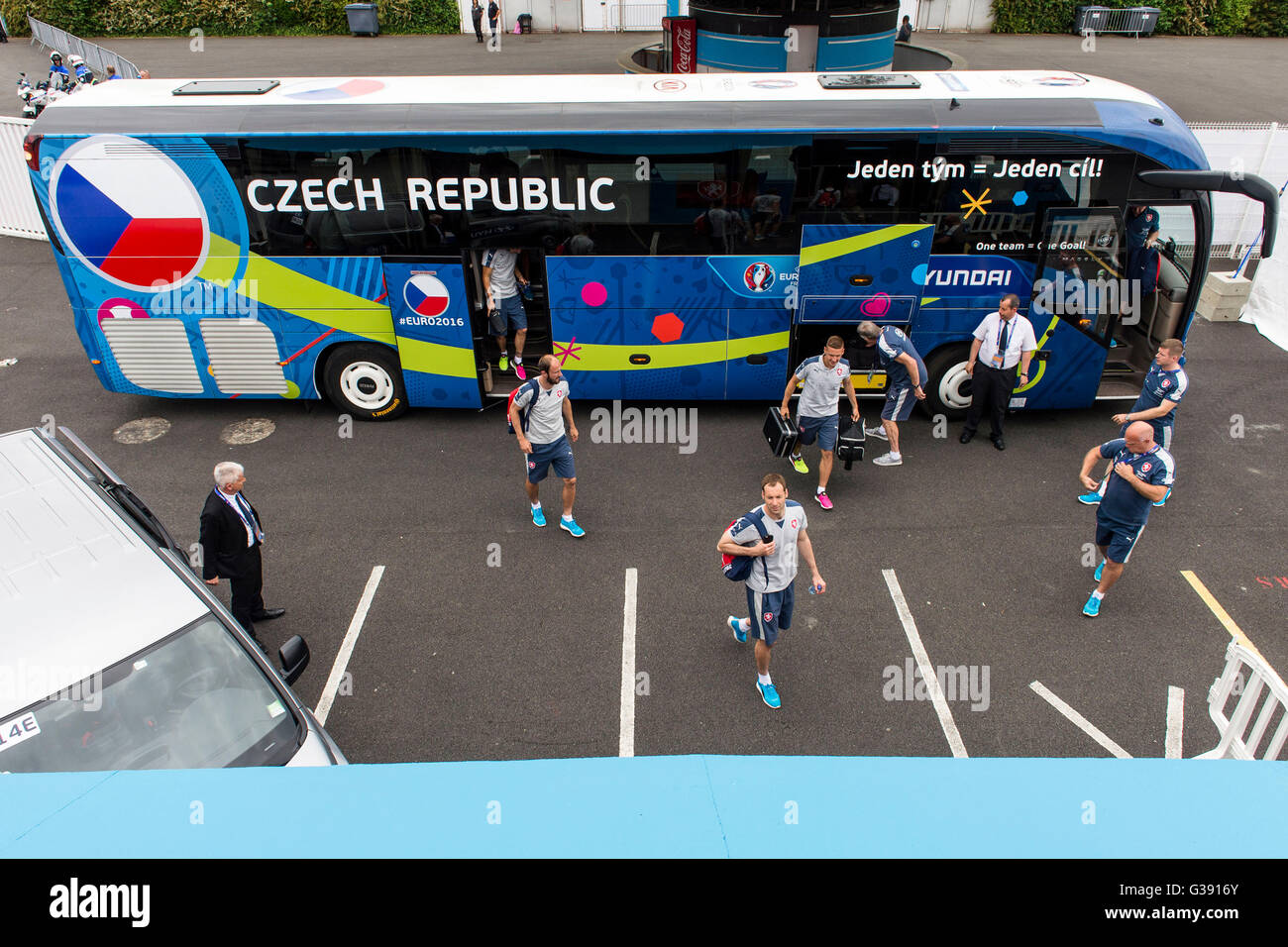The france team bus hi-res stock photography and images - Alamy