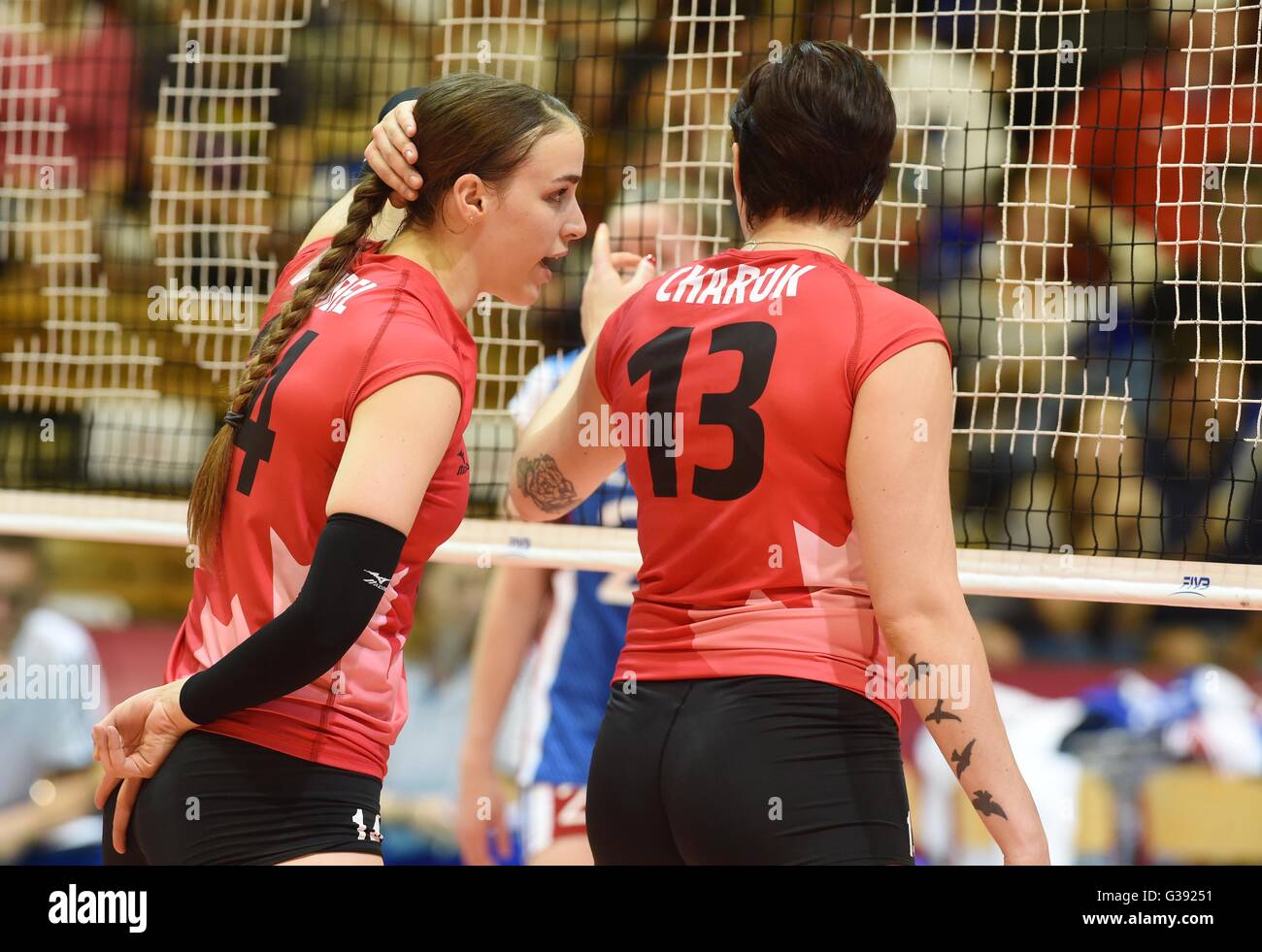 Olomouc, Czech Republic. 10th June, 2016. Elizabeth Wendel, left, and ...