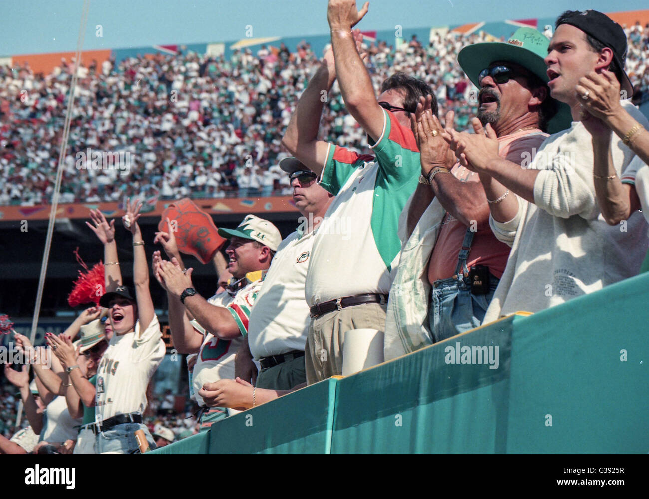 Dan marino 1996 hi-res stock photography and images - Alamy