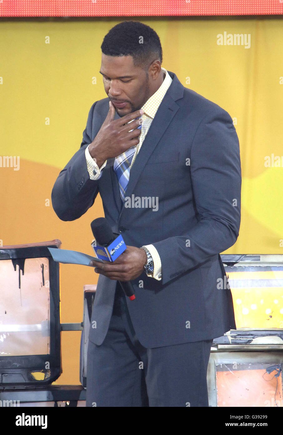 New York, New York, USA. 10th June, 2016. 'GMA' host MICHAEL STRAHAN ...