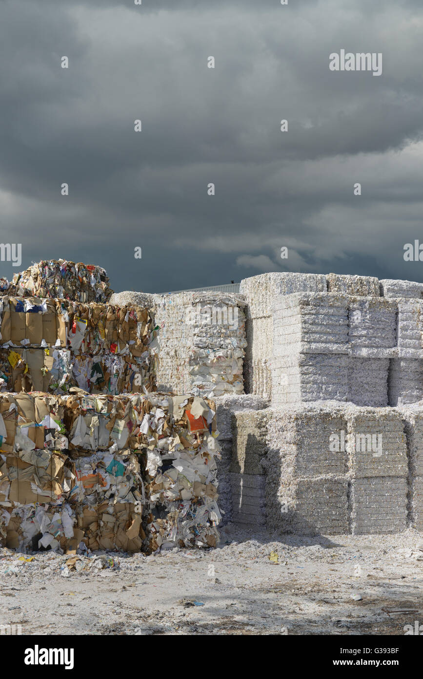 Paper size hi-res stock photography and images - Alamy