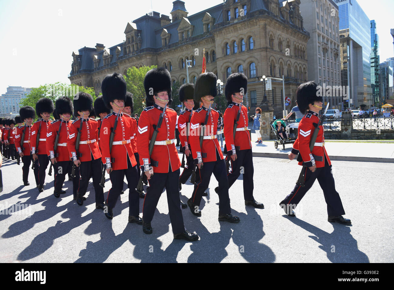 Parliament hill ottawa guard hi-res stock photography and images - Alamy