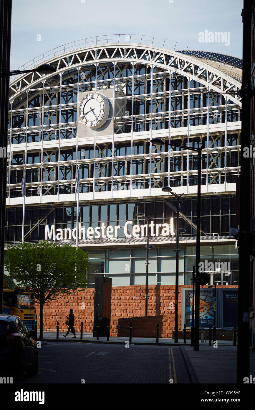 A concert venue and convention centre hi-res stock photography and ...