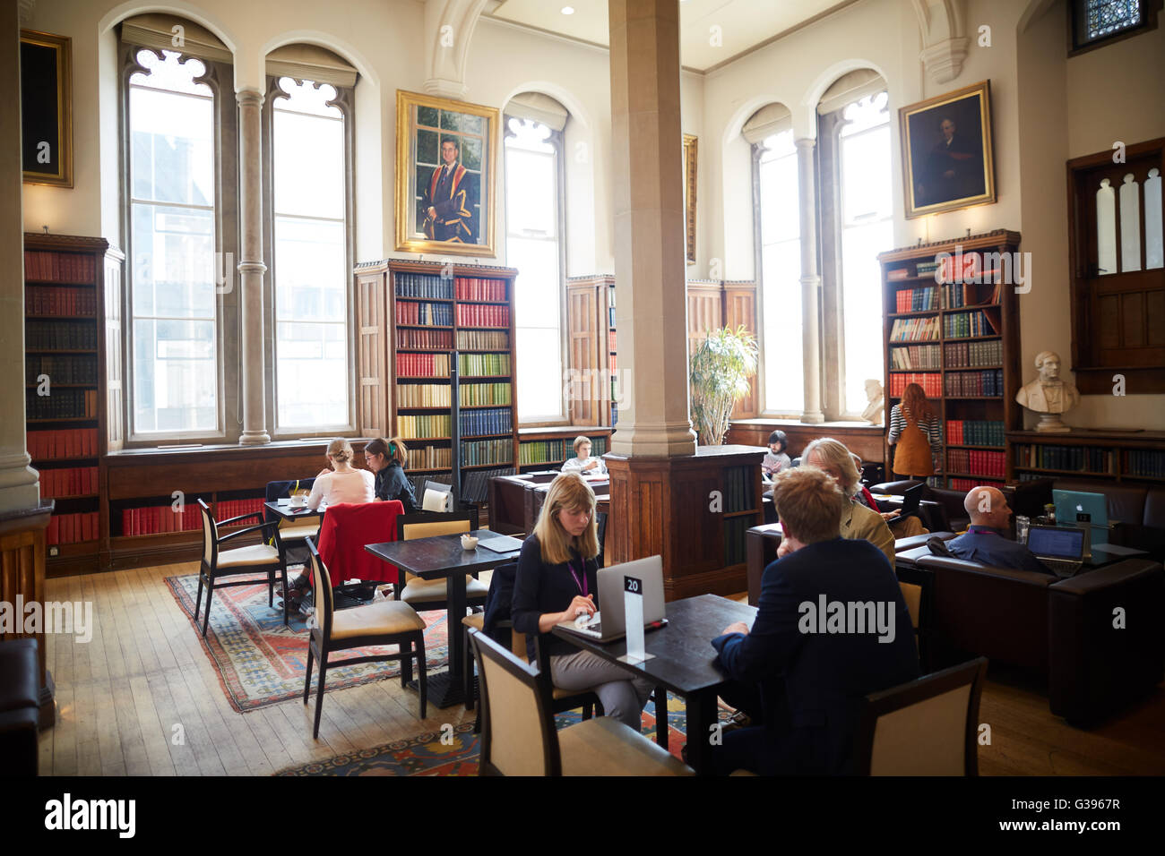 Students manchester library hi-res stock photography and images - Alamy