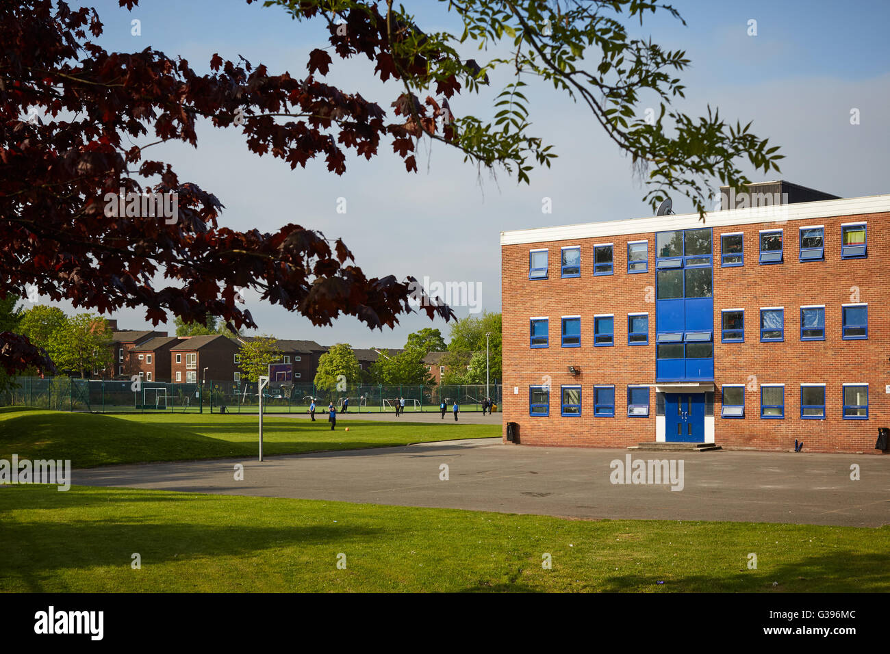 comprehensive school exterior building uk School boy girls uniform ...